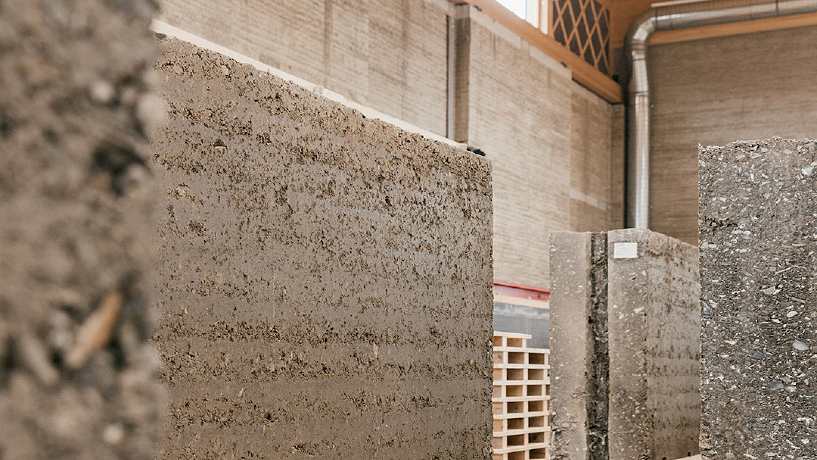 Stampflehm – eine Baukunst der Zukunft | Architekturforum Freiburg